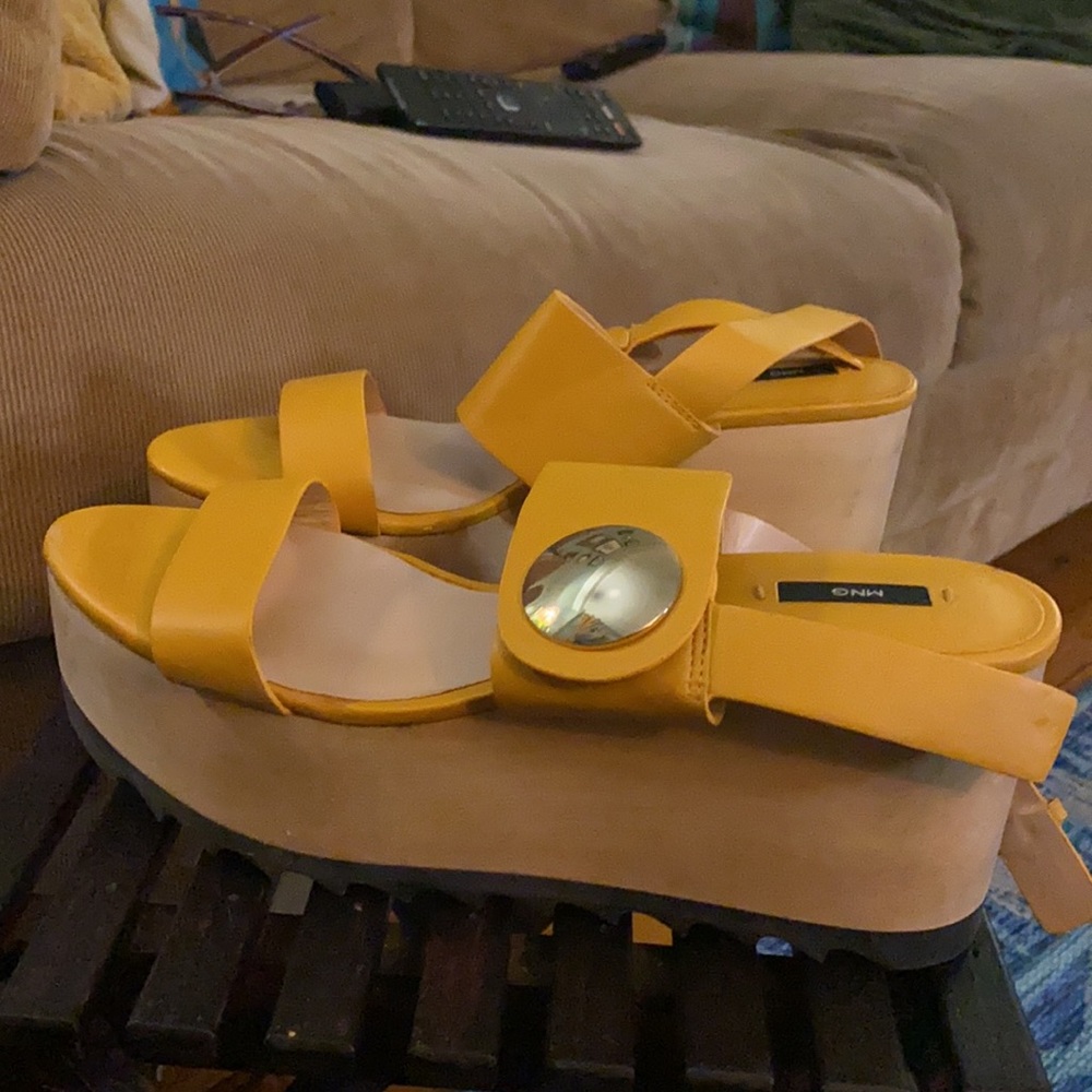 Mng Mustard Yellow Flat Form Leather Sandals. - Gem